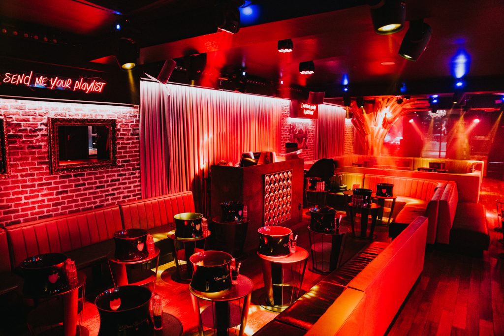 Cova Club Paris - Night Club